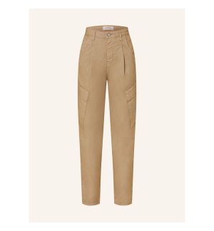 Beige Hose kombinieren: 10 angesagte Stylings