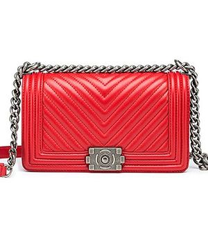 Mode-Profis setzen jetzt auf rote Taschen | ELLE