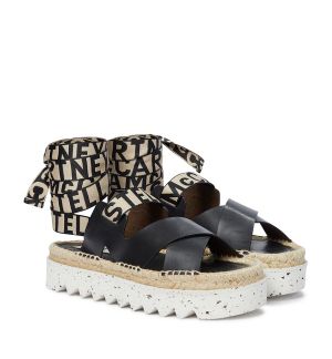 Sandalen mit Bast-Sohle: Diesen Schuh-Trend braucht man für den Sommer