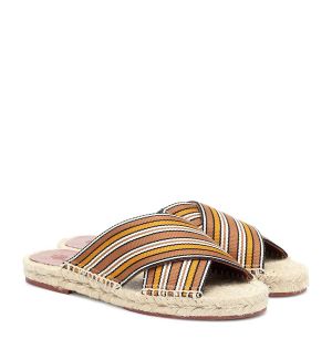 Sandalen mit Bast-Sohle: Diesen Schuh-Trend braucht man für den Sommer