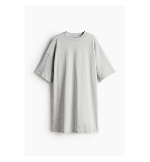Halb T-shirt, halb Kleid: Dieser Look ist im Spätsommer Trend