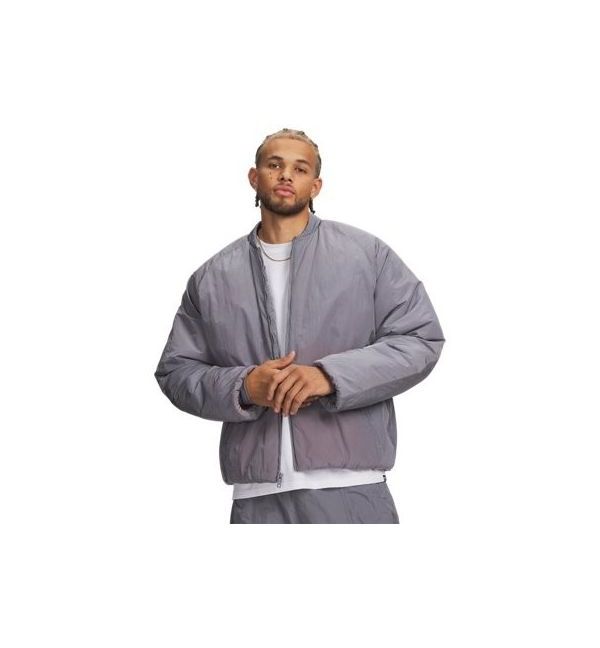 Die Hybrid-Jacke von Under Armour ist der perfekte Mix im Sommer 2026