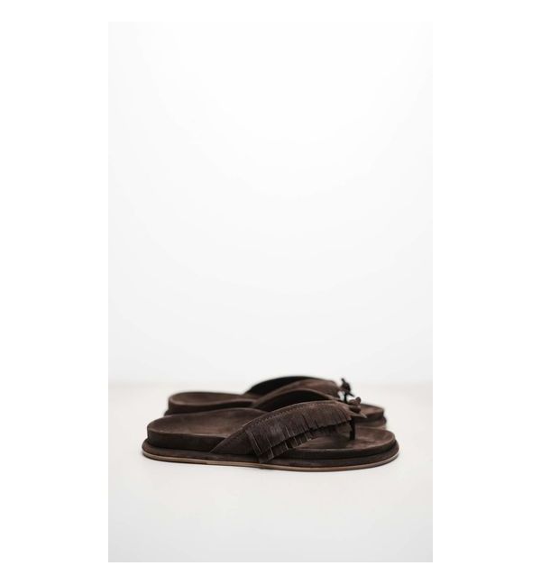 Statt Sandalen: „Fringe Flops“ sind der größere Schuhtrend 2026