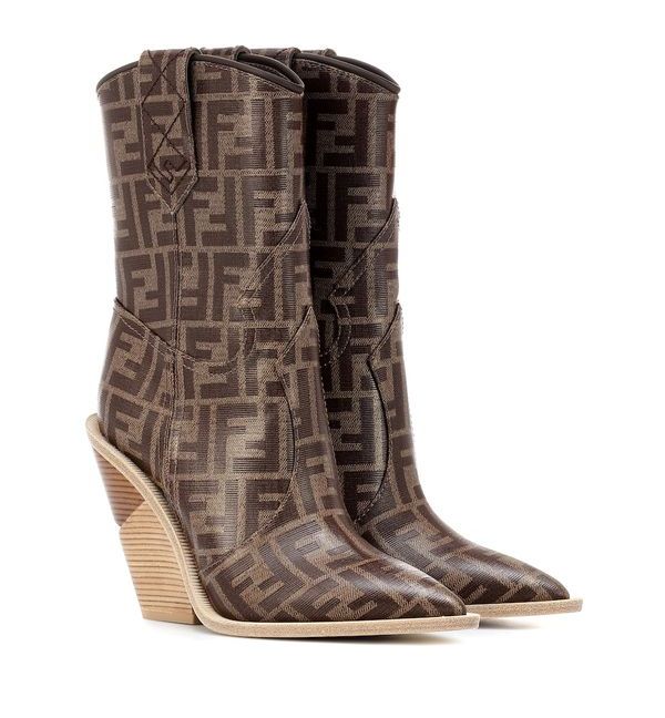 Angled Heels: der neue Stiefel-Trend im Jahr 2019 | ELLE