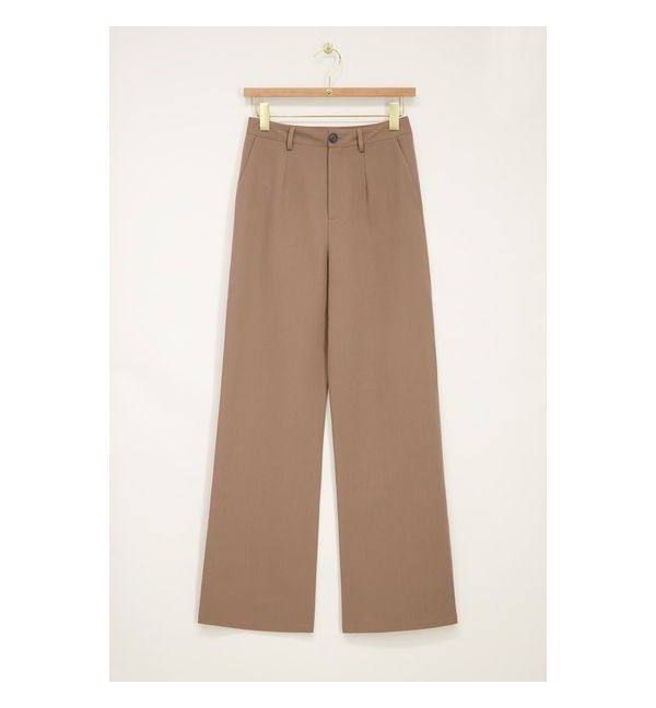 Beige Hose kombinieren: 10 angesagte Stylings
