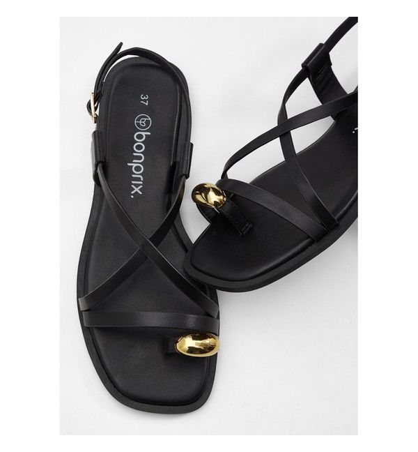 Im Sommer 2026 lieben alle diese Sandalen zu Leinenhosen